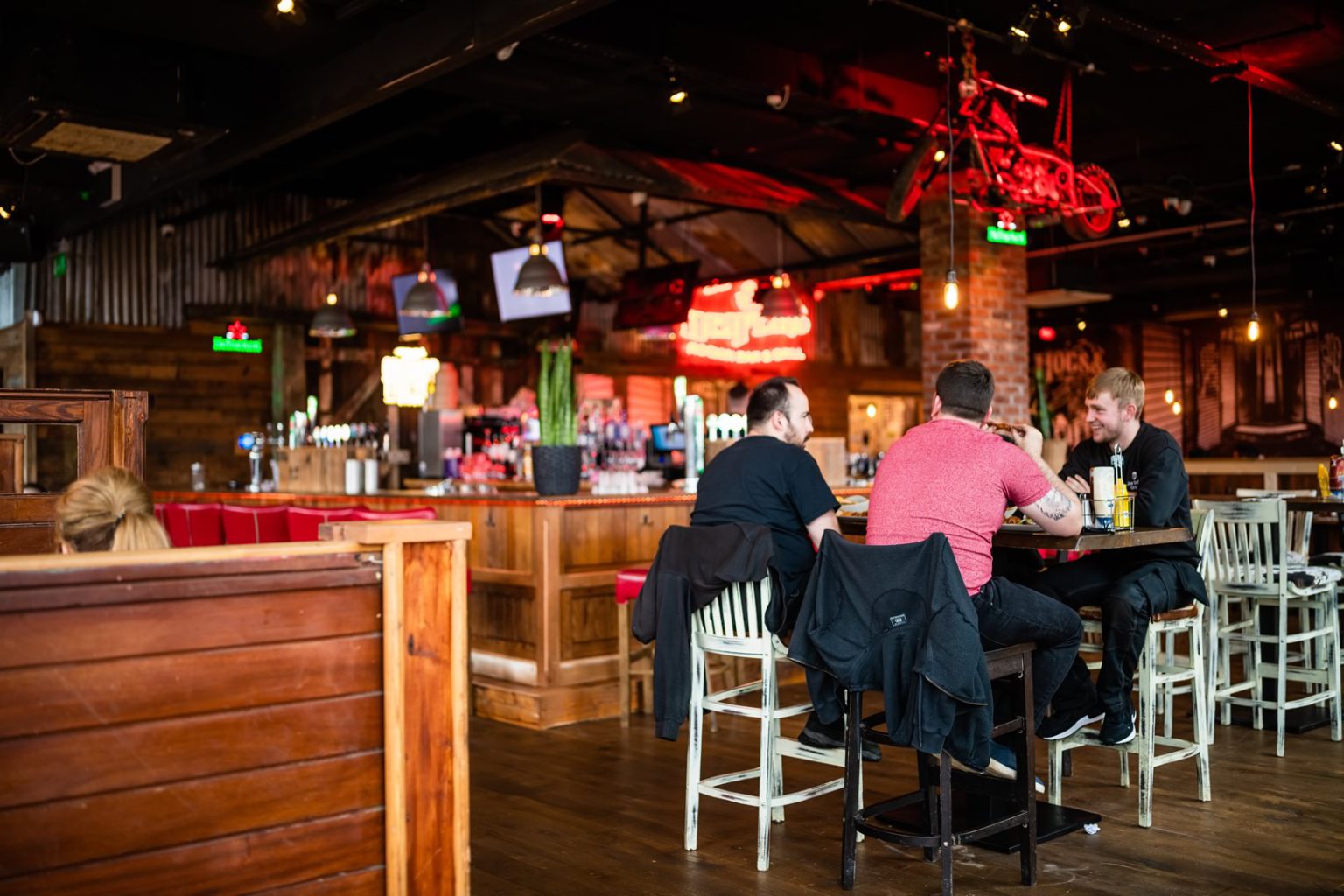 Gallery – Hogs & Heifers