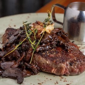 Menus – Hogs & Heifers