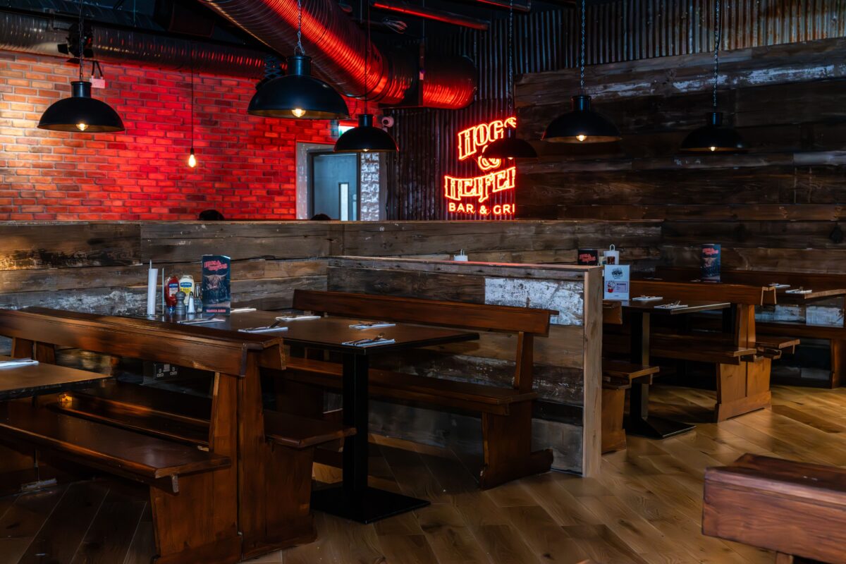 Gallery - Hogs & Heifers