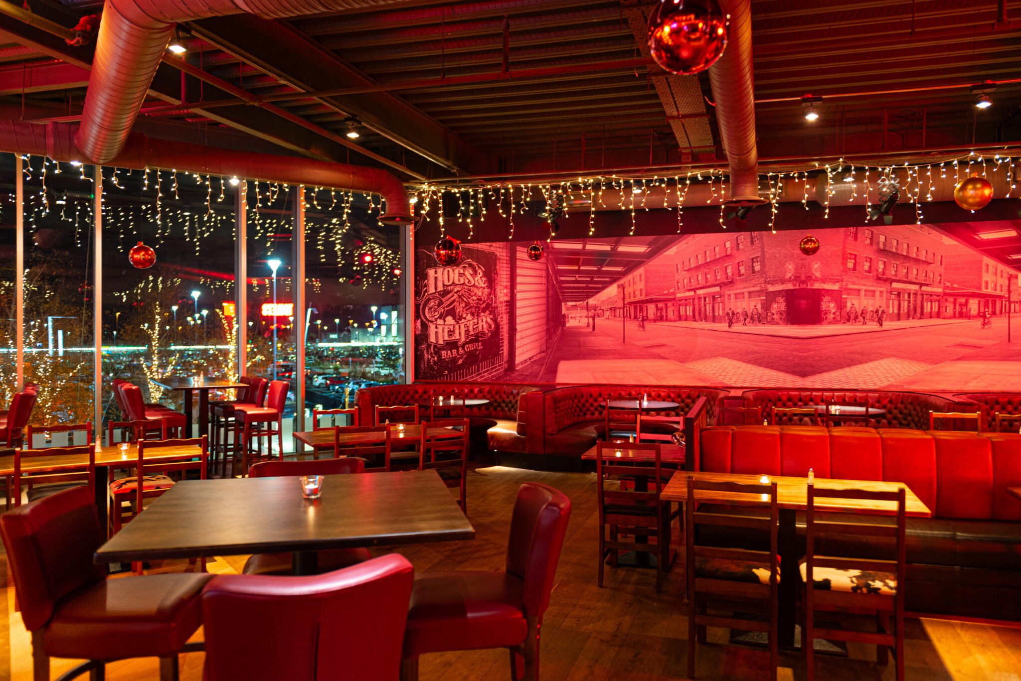 Hogs & Heifers – Bar & Grill